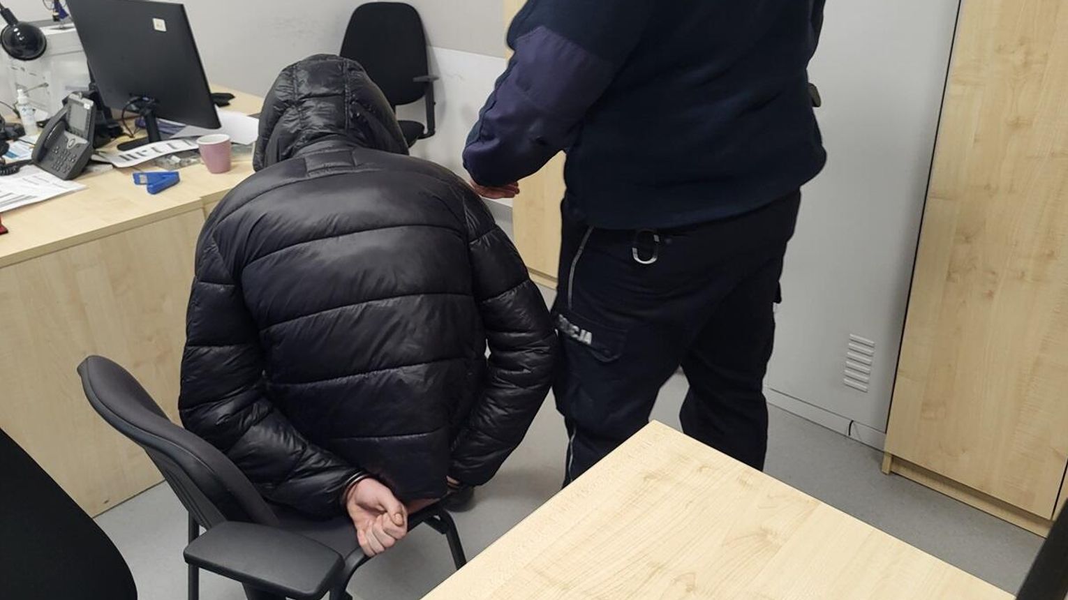 Złapali nieletniego dilera? Odpowie też matka nastolatka